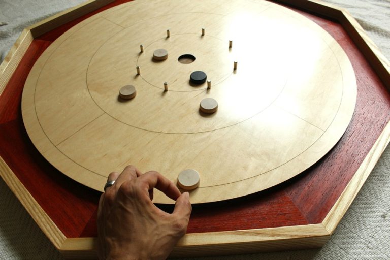 Il Crokinole: un gioco tradizionale canadese - Pattini